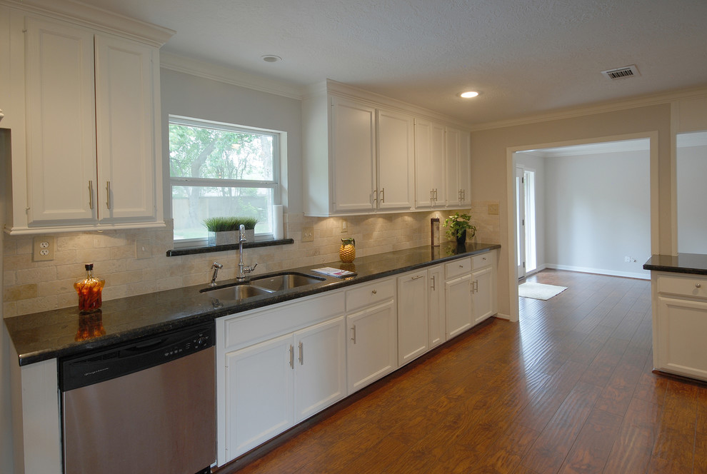 Cedar Ln - Traditional - Kitchen - Houston - by Maverick Remodeling ...