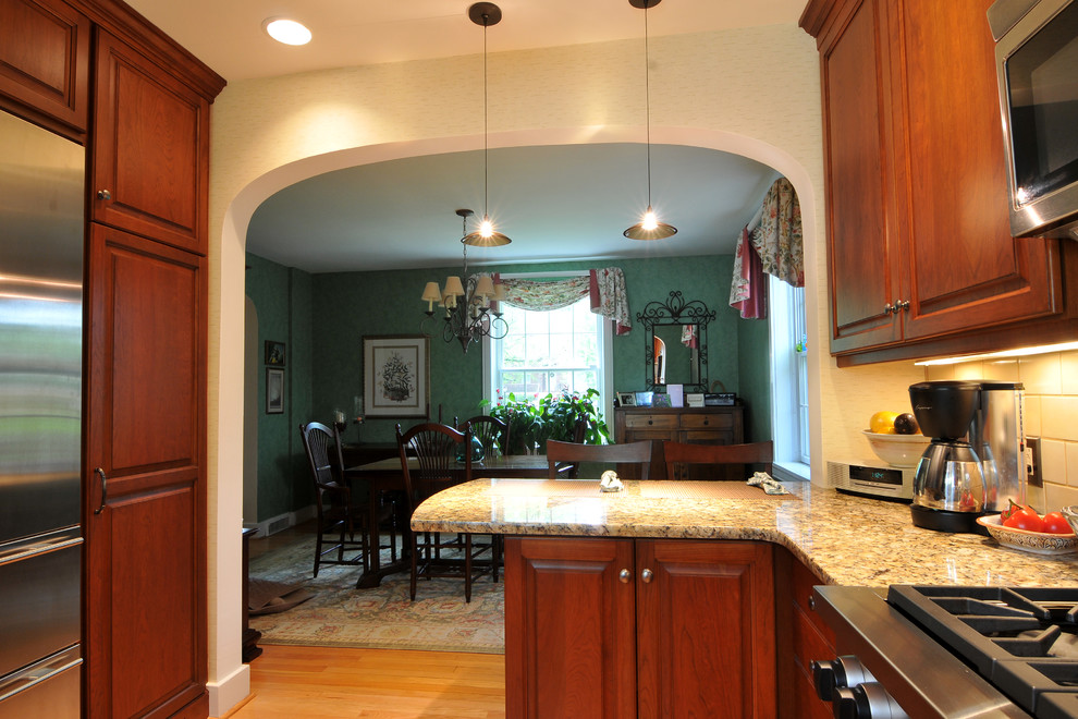 Central Kitchen - Modern - Kitchen - St Louis - by Riggs Construction ...