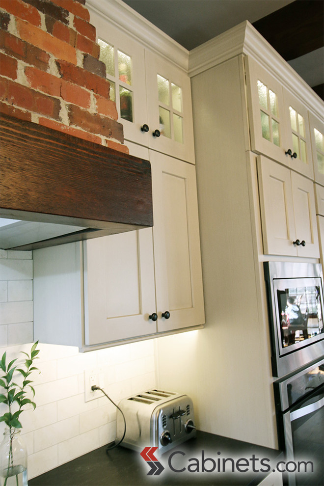 Charming Virginia Colonial Kitchen with Shaker Style Cabinets - Country ...