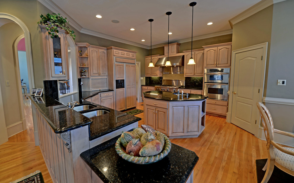 Chateau Elan Legends Custom Homes - Traditional - Kitchen - Atlanta ...