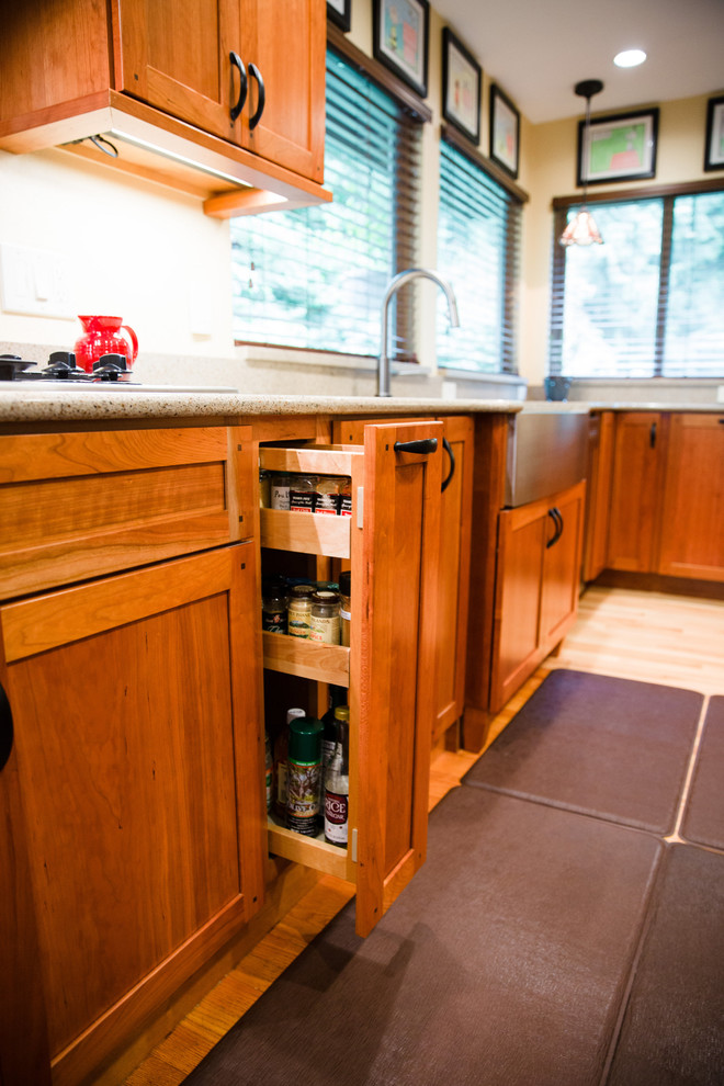 Cherry Craftsman - Craftsman - Kitchen - Seattle - by Holly Loots ...