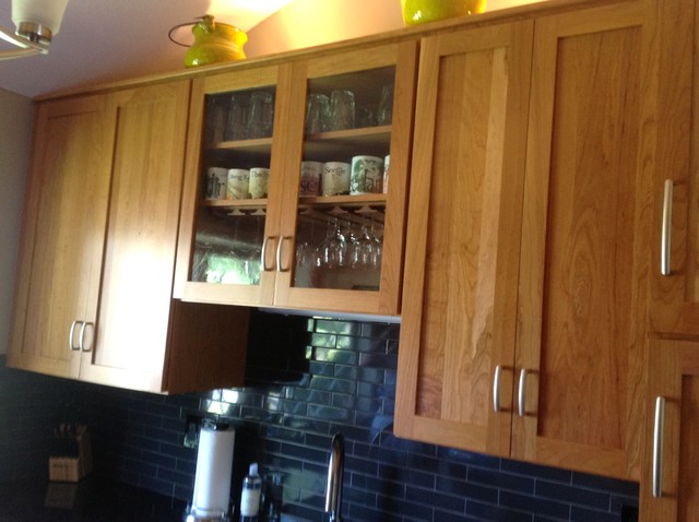 Cherry Kitchen in Small Space - Classique - Cuisine - Boston - par ...