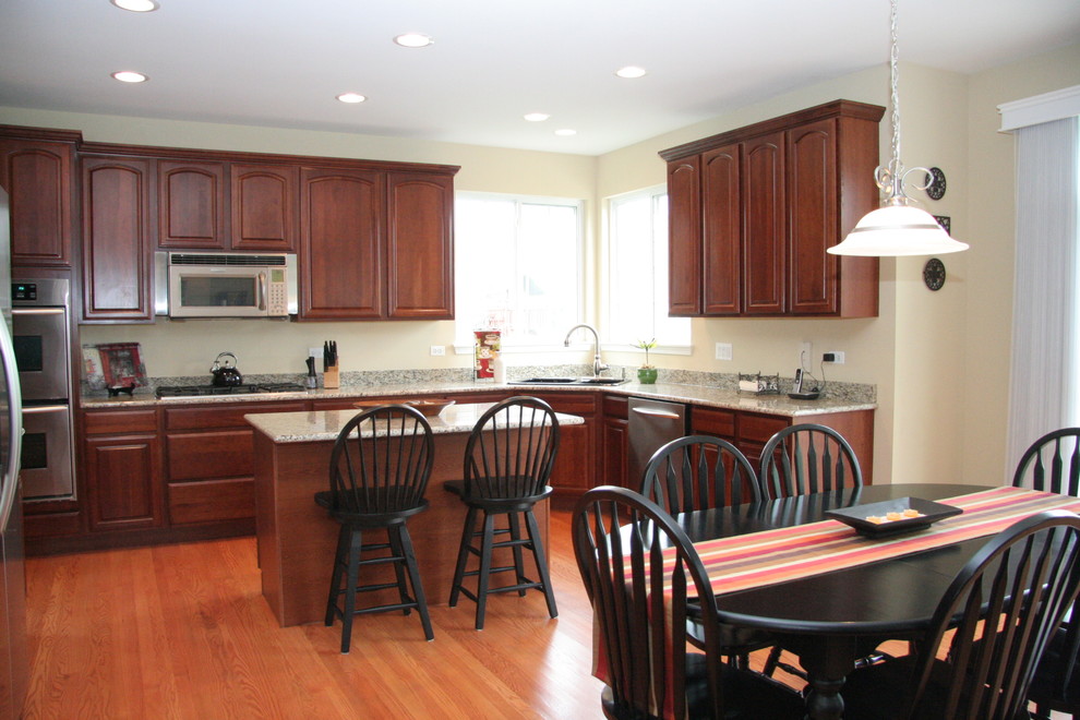 Cherry Kitchens - Traditional - Kitchen - Chicago - by The Terri ...