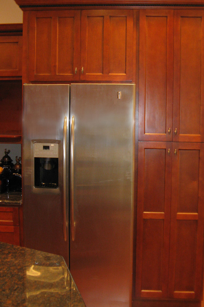 Cherry Shaker Kitchen Cabinets Home Design - Traditional - Kitchen - Columbus - by User | Houzz