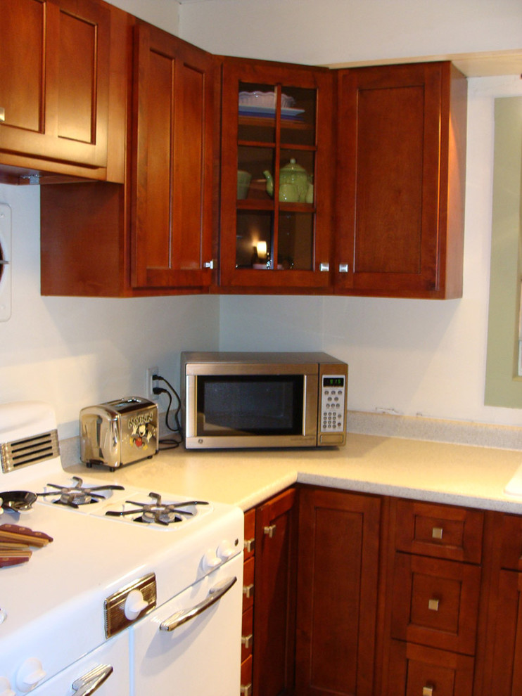 Cherry Shaker Cabinets