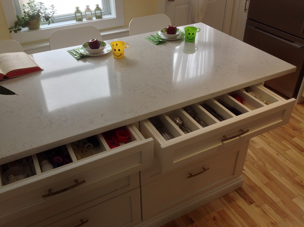 Cindy's NDG Kitchen - Farmhouse - Kitchen - Montreal - by Wow Great ...