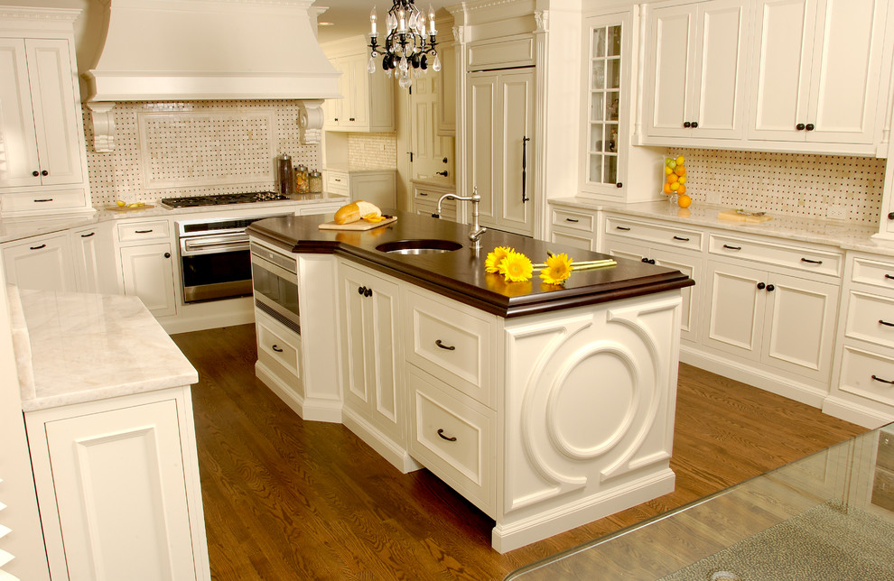 Classic Appreciation - Traditional - Kitchen - Chicago - by Insignia ...