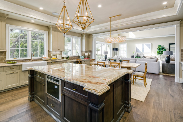 California Mediterranean Style Kitchen