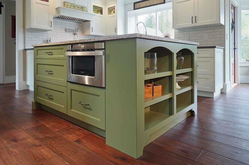 Classic Farm House & Craftsmen Style Kitchen - Farmhouse - Kitchen ...