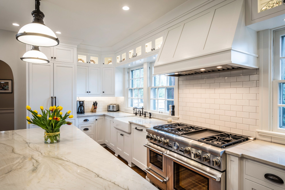 Classic Home Gets Updated Kitchen - Classique - Cuisine - Indianapolis ...