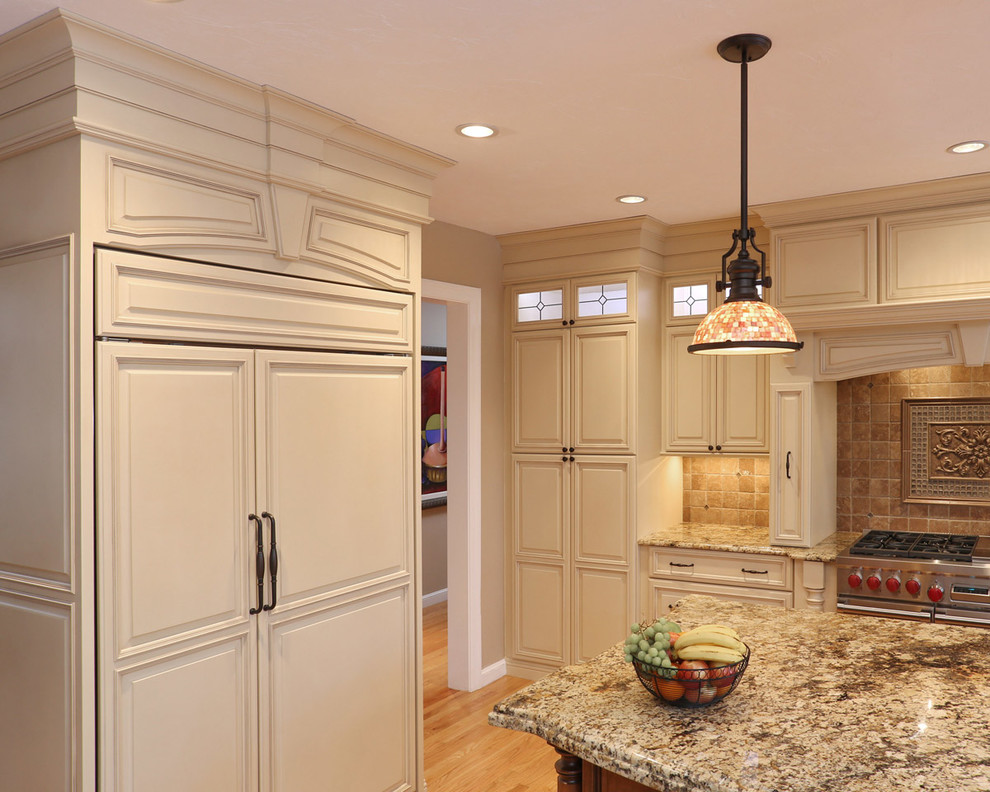 Classic New England Kitchen - Traditional - Kitchen - Boston - by ...