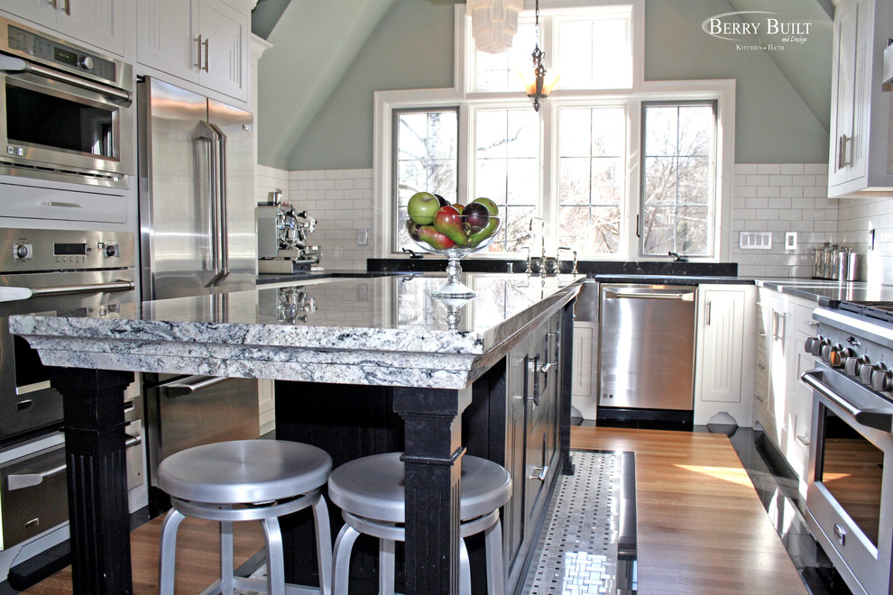 Classic white kitchen. - Traditional - Kitchen - Seattle - by Berry ...