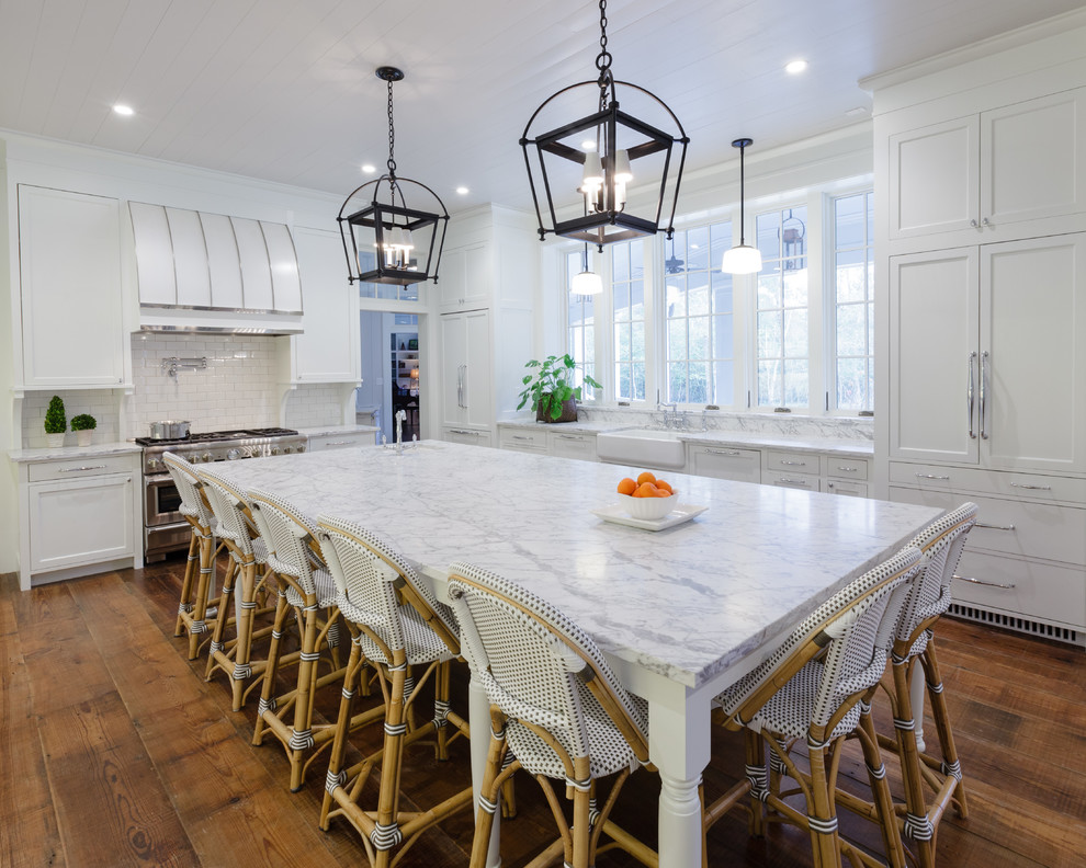 Clean and Classic Kitchen - Farmhouse - Kitchen - Houston - by Delanea ...