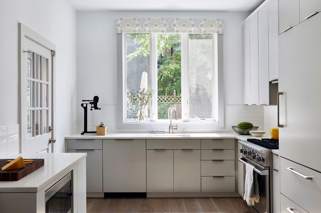 Clean and Crisp Modern Kitchen - Transitional - Kitchen - New York - by JMorris Design | Houzz UK