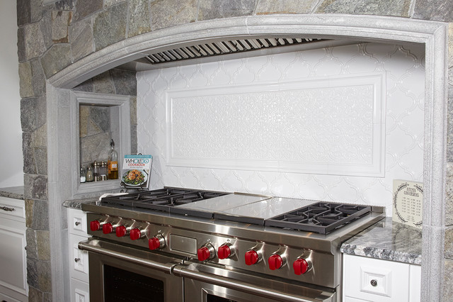 Coastal Home Wolf Range & White Backsplash - Traditional - Kitchen ...