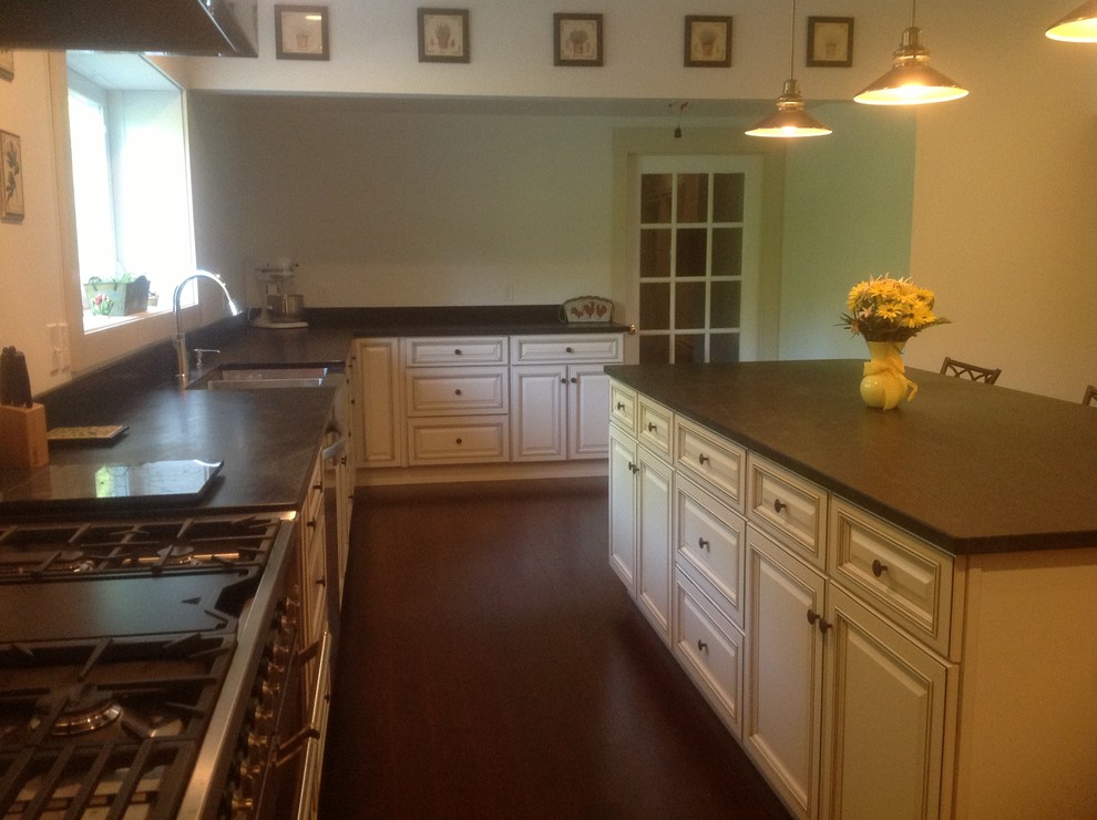 Coastal Ivory Kitchen - Traditional - Kitchen - Philadelphia - by RTA ...