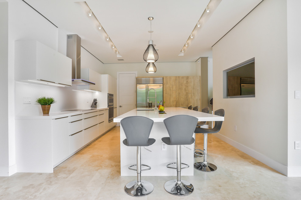 Coconut Grove Kitchen in Engineered Wood and Matte Lacquer ...