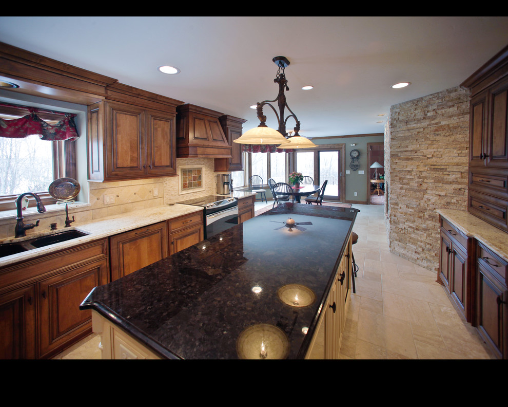 Colgate Whole House Remodel - Traditional - Kitchen - Milwaukee - by ...