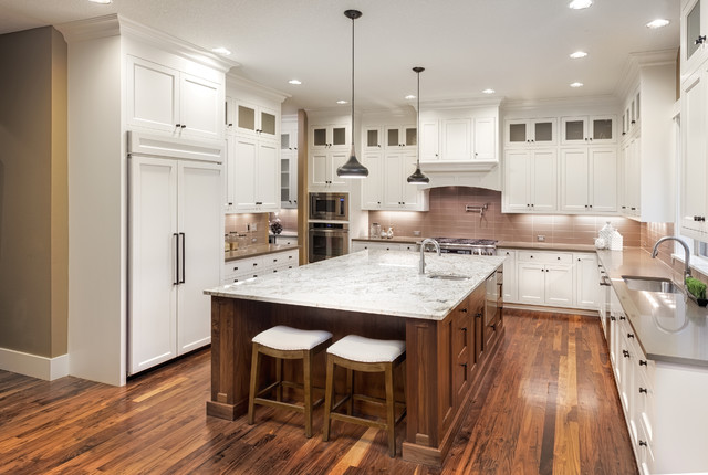 Colonial White island with quartz counter tops - Traditional - Kitchen ...