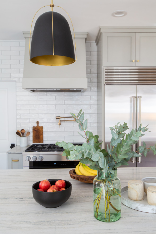 Colorful California Modern Craftsman - Beach Style - Kitchen - Los ...