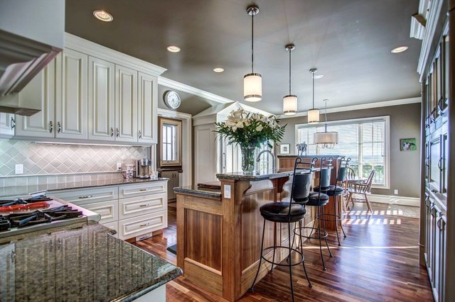 Colts Neck Luxury Country Kitchen - Craftsman - Cuisine - New York ...