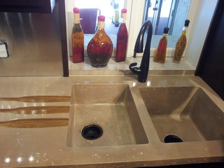 Concrete counter top with glass back splash LED www.visualartisan.net ...