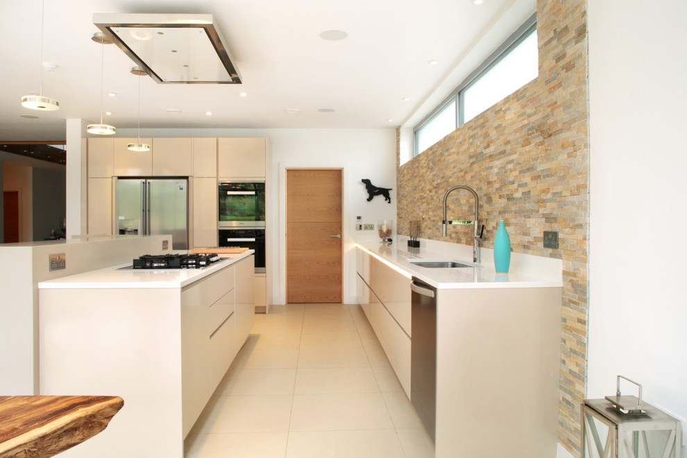 Contemporary handleless cashmere neutral kitchen - Modern - Kitchen ...