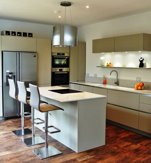 Contemporary handleless kitchen - Contemporary - Kitchen - London - by ...