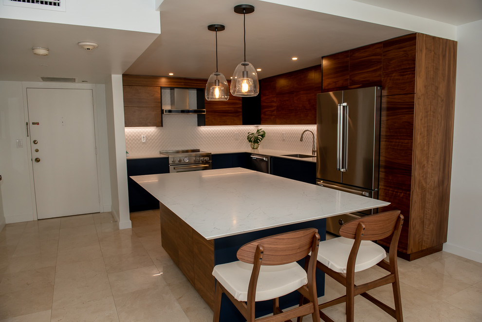 Contemporary Kitchen Remodel Done in a Two Tone Color - Contemporary ...