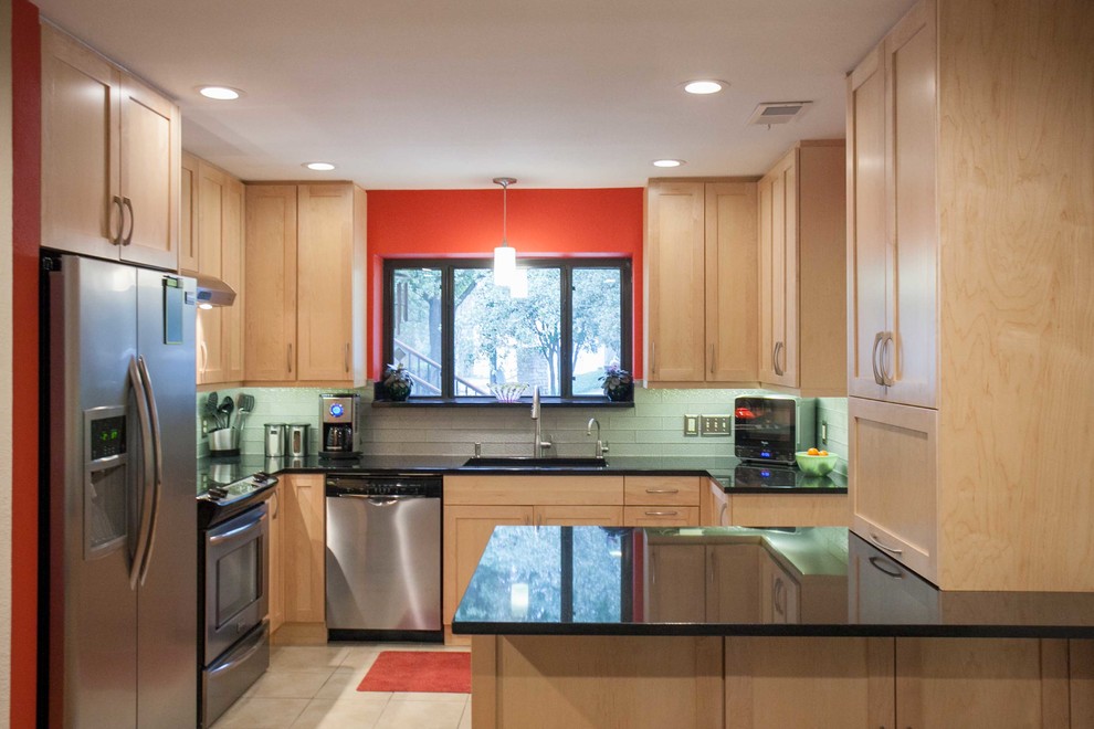 Contemporary Shaker Style Natural Maple Kitchen - Contemporary ...