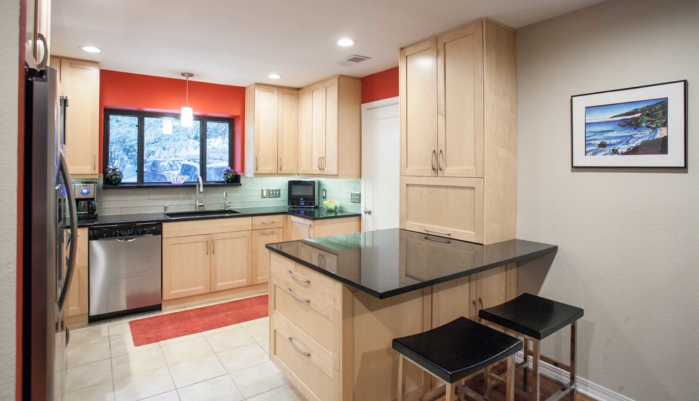 Contemporary Shaker Style Natural Maple Kitchen - Contemporary ...