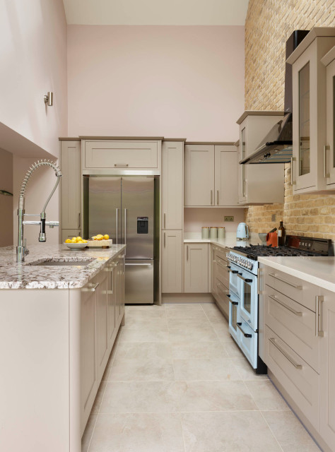 Contemporary Style Open-Plan Shaker Kitchen - Contemporary - Kitchen ...