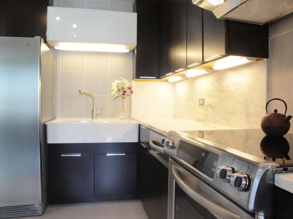 Contrast Kitchen - Modern - Kitchen - Chicago - by DII Architecture | Houzz