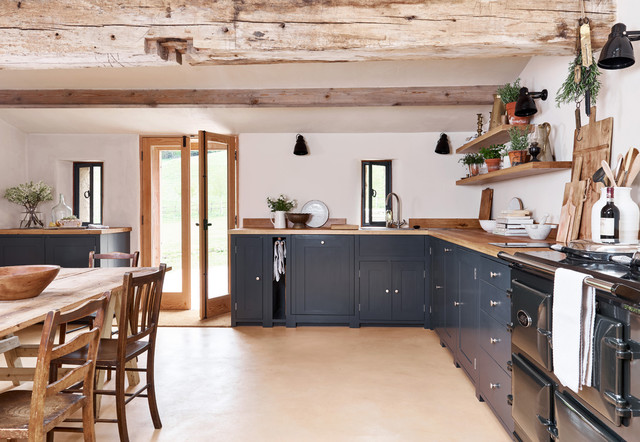 Converted Farmhouse - Country - Kitchen - by Sims Hilditch | Houzz UK