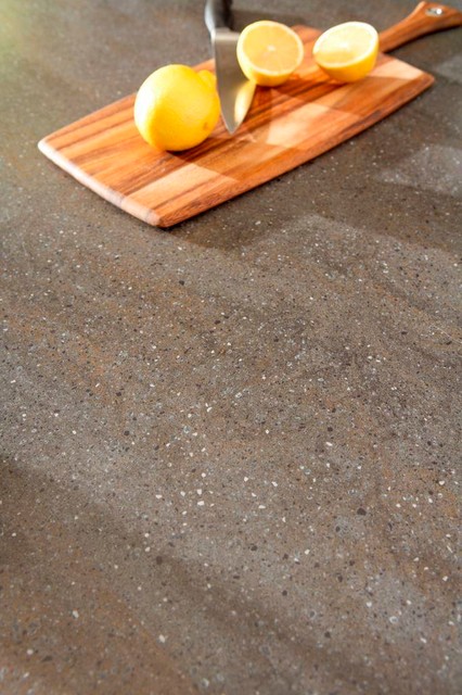 Corian in the traditional kitchen - Classique - Cuisine - Milwaukee ...