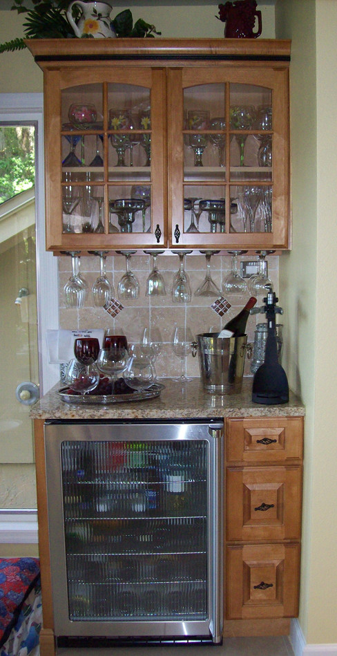 Corner Bar - Traditional - Home Bar - Tampa | Houzz
