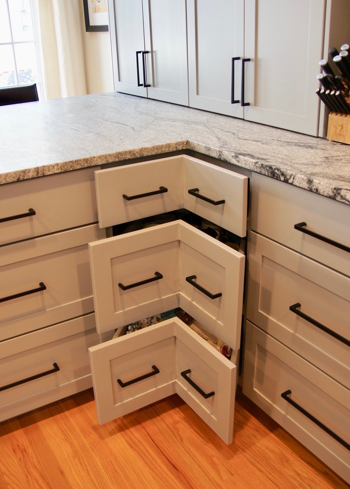 Corner drawers - Modern - Kitchen - Raleigh - by Sophie Piesse ...