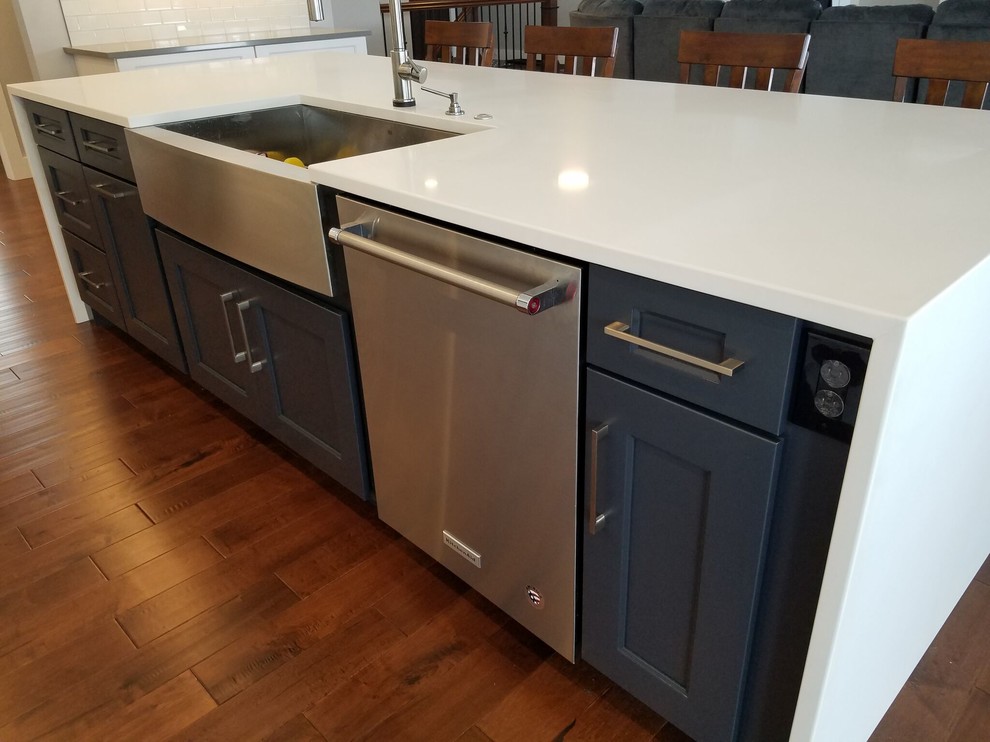 Cosmos Countertops - Modern - Kitchen - Chicago - by Von Tobel | Houzz