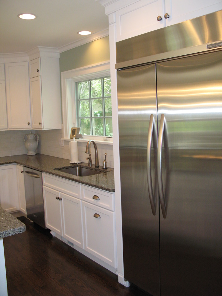 Country Club Kitchen - Traditional - Kitchen - Cedar Rapids - by 929 ...