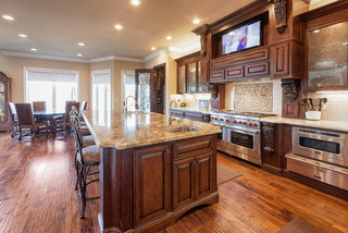 Country Club - Traditional - Kitchen - San Francisco - by UnikHomes ...