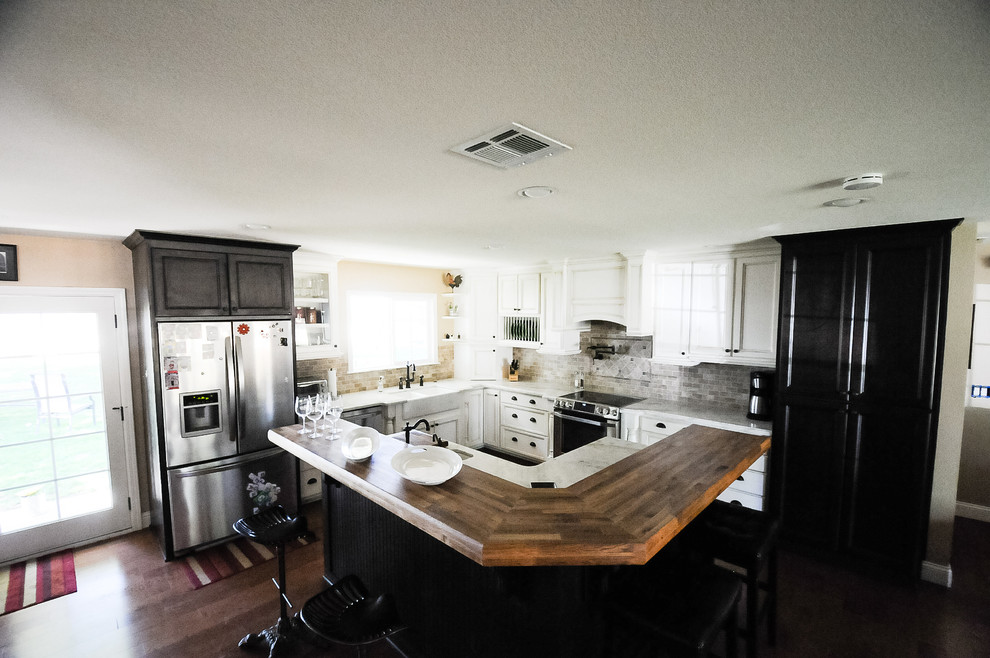 Country Kitchen - Farmhouse - Kitchen - Sacramento - by QUINLAN AND ...