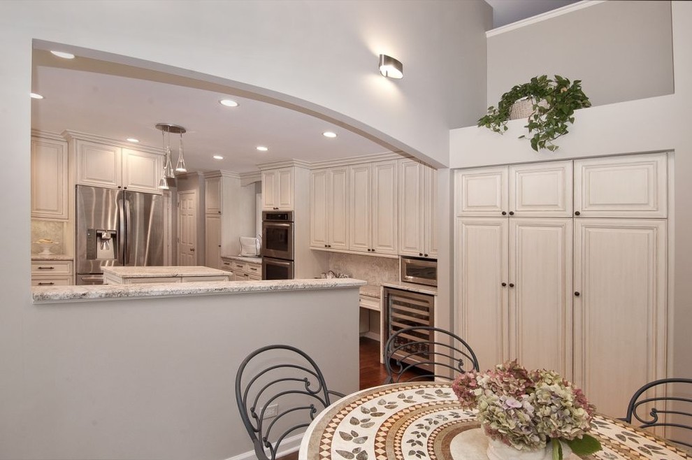 Creamy White Kitchen - Traditional - Kitchen - Chicago - by DDK Kitchen ...