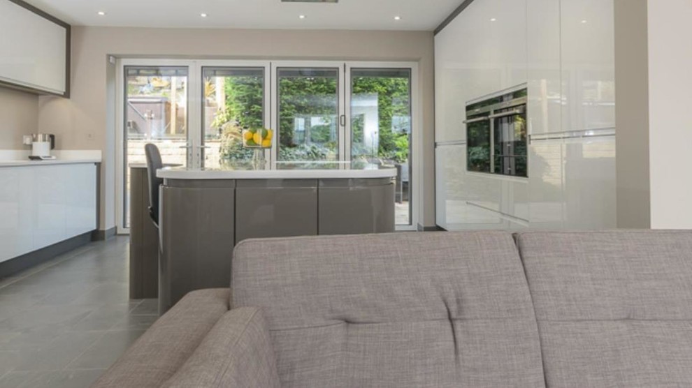 Create a cool and contemporary kitchen the whole family can enjoy ...