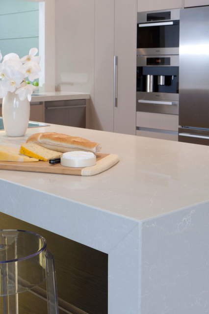 Crema Quartz | QUANTUM QUARTZ - Contemporary - Kitchen - Sydney - by WK ...