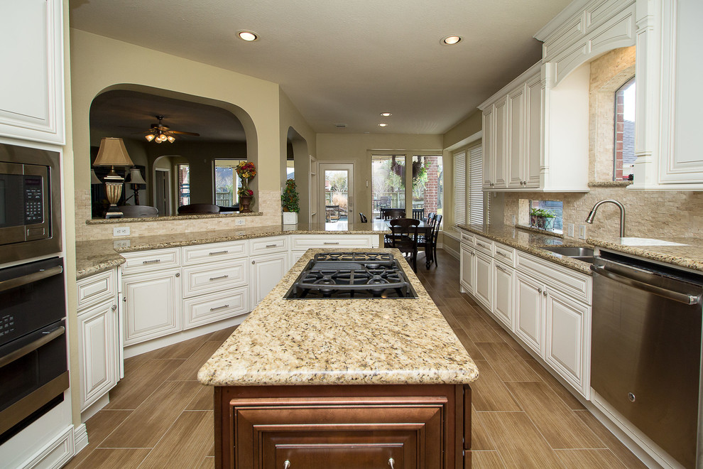 Crescent Star - Hurricane Rebuild - Traditional - Kitchen - Houston ...