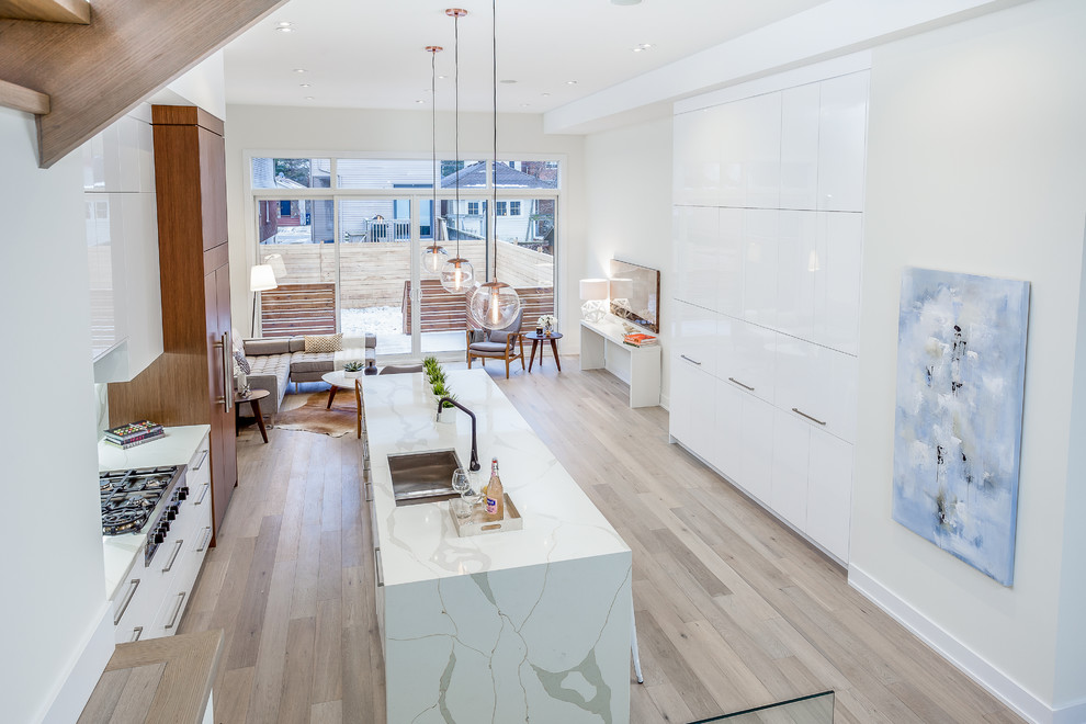 Crewe Avenue - Modern - Kitchen - Toronto - by Metro Kitchens | Houzz