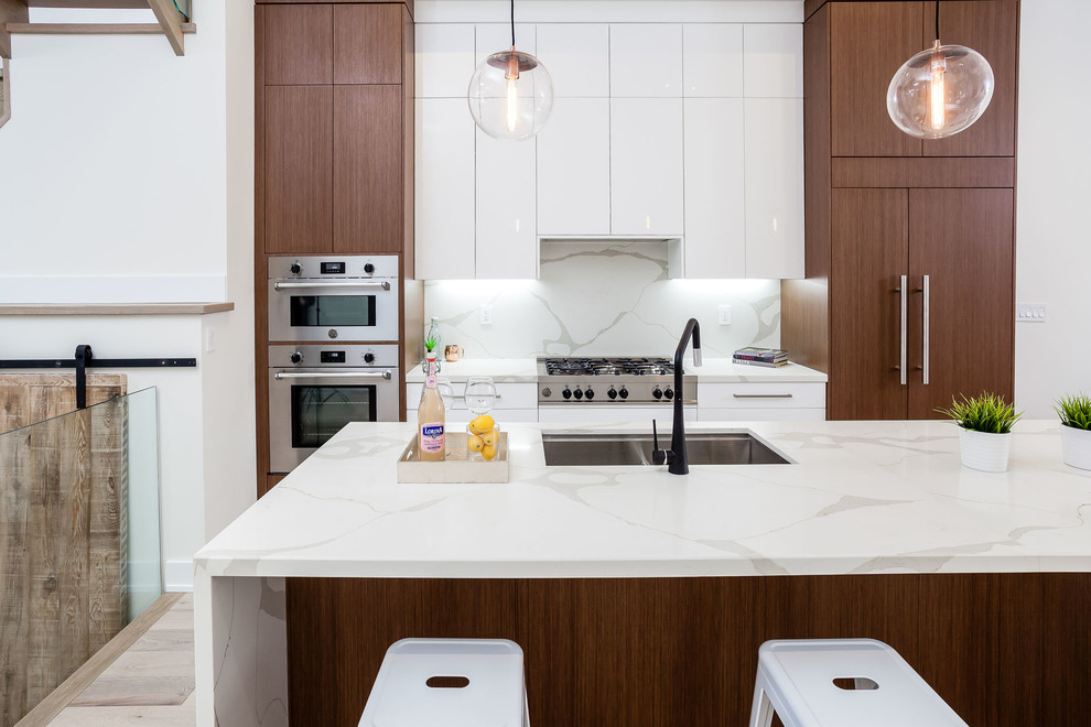 Crewe - Modern - Kitchen - Toronto - by Modern Staging | Spaces | Houzz