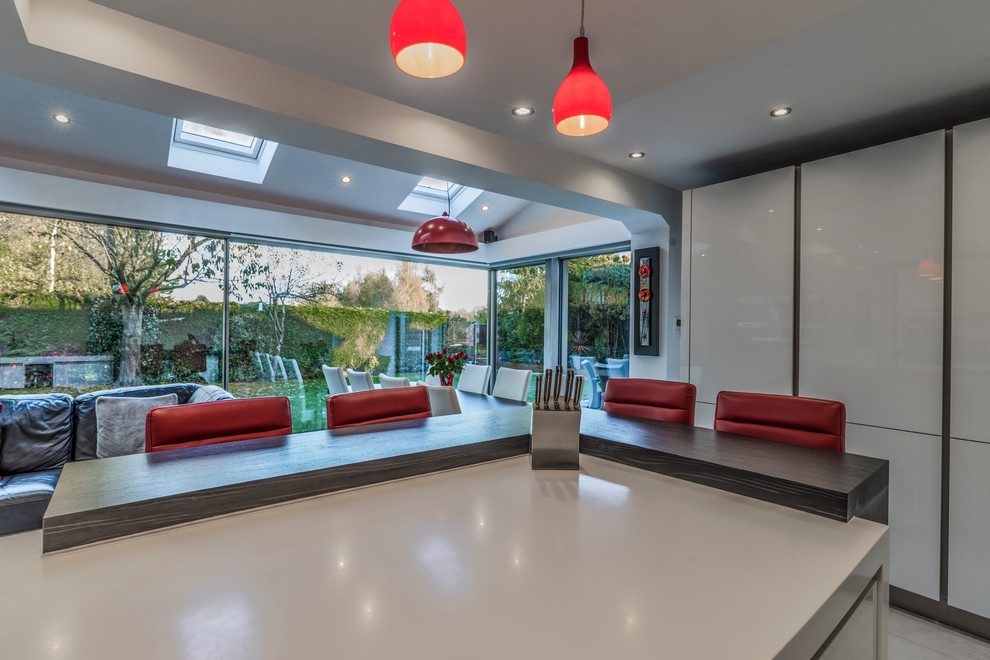 Crisp white modern kitchen/family room extension - Contemporary ...