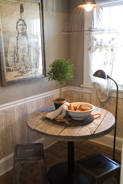 8 Cozy Tables for Two