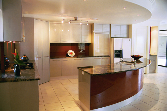 Curved Island Bench Kitchen - Modern - Kitchen - Sunshine Coast - by ...